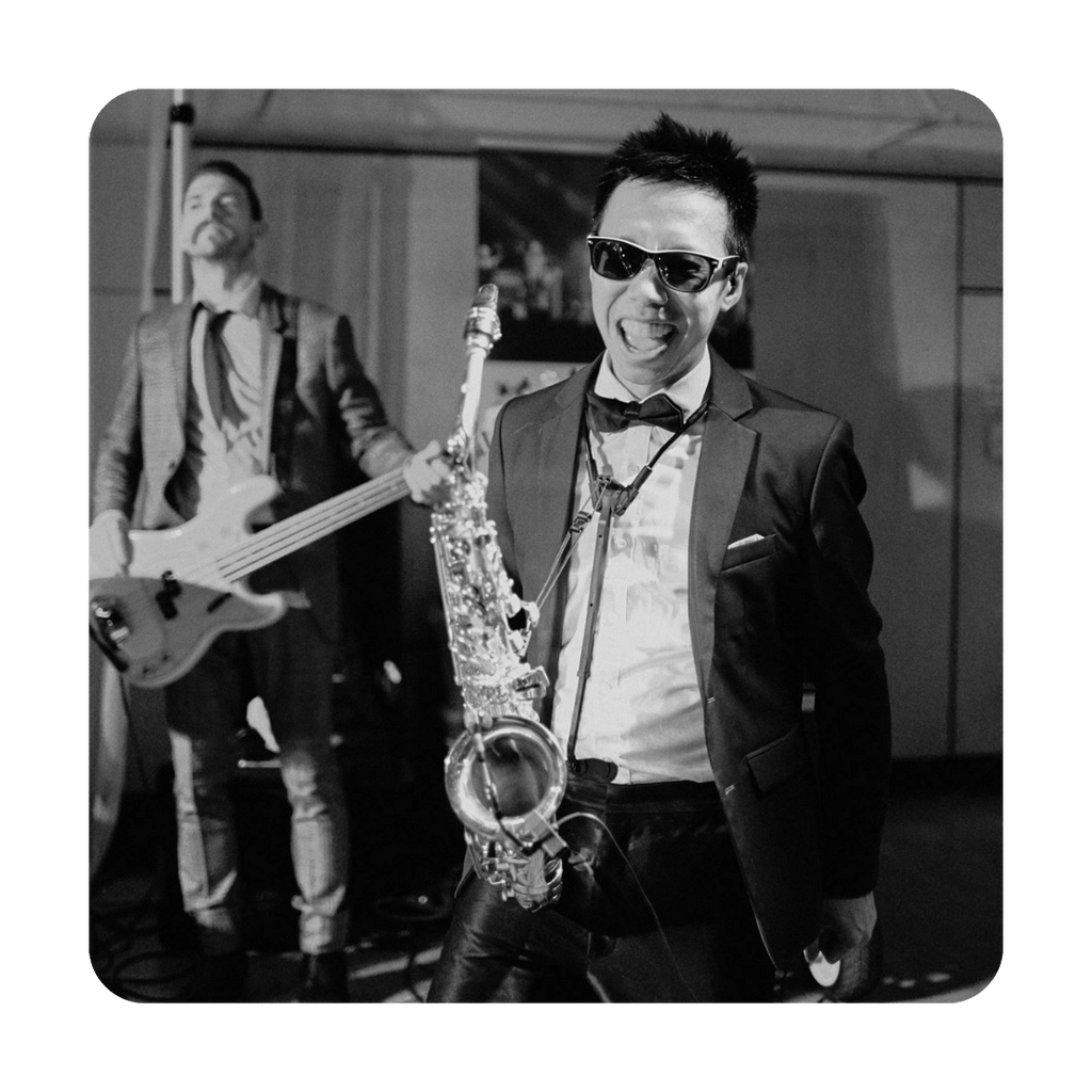 The Party Saxophonist in Vancouver – The Phonix